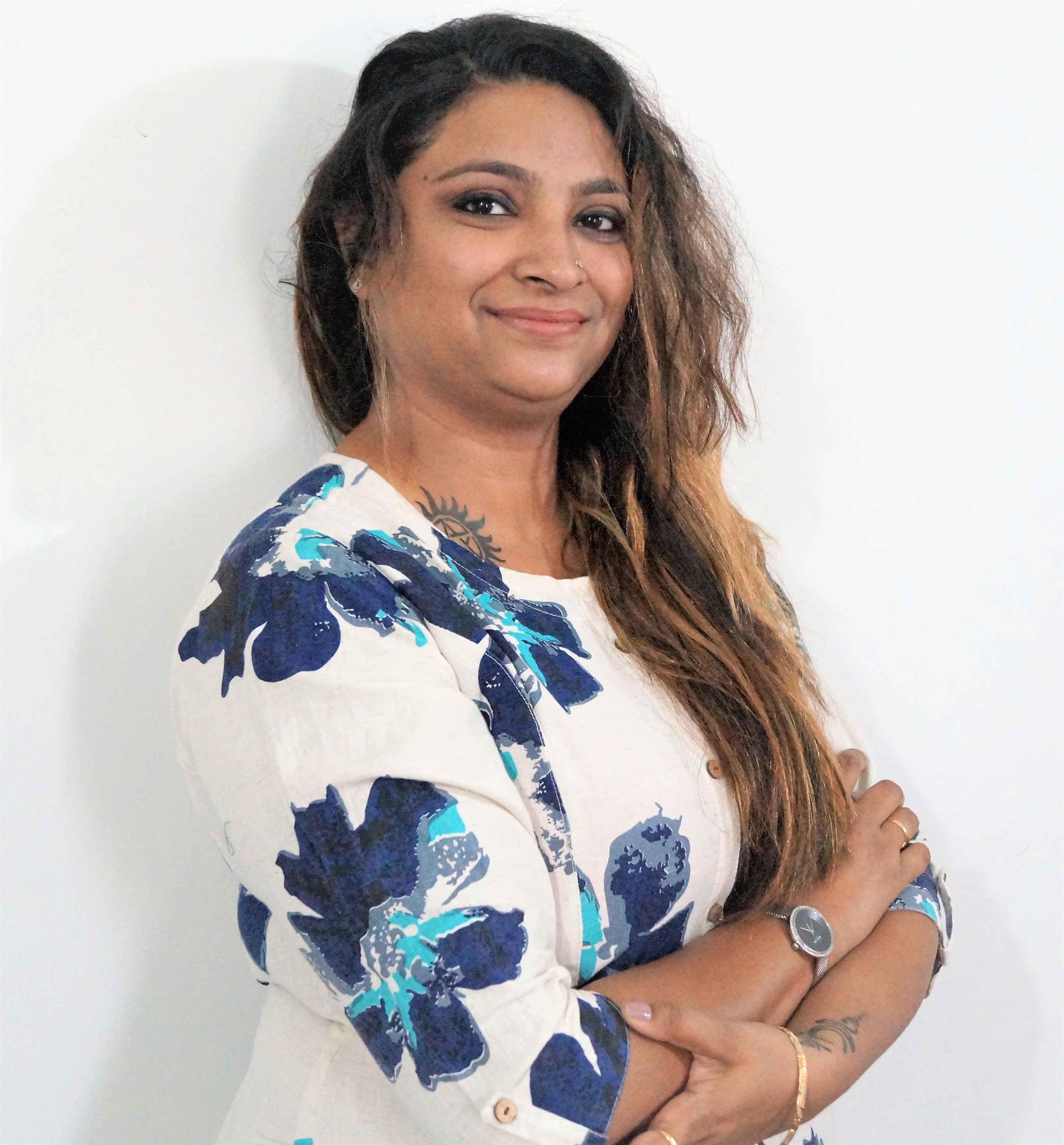 Deepika Taneja|Tarot Card Reading,Lama Fera Healing |Life Positive